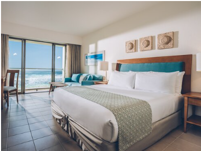 Hotel Room: Toronto Departures – Luxe